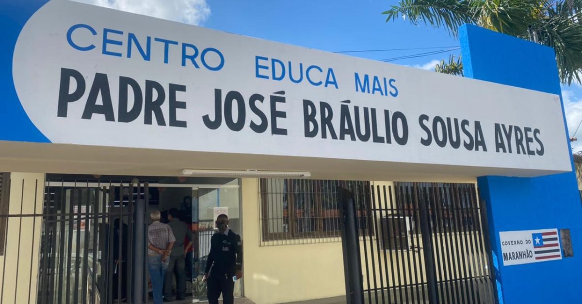 “Padre Bráulio presente”! Diz Felipe Camarão